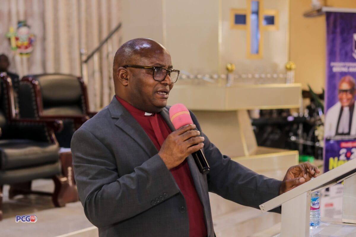 Dormaa Paramount Chief honours Rev. Dr Isaac Appiah for outstanding ...